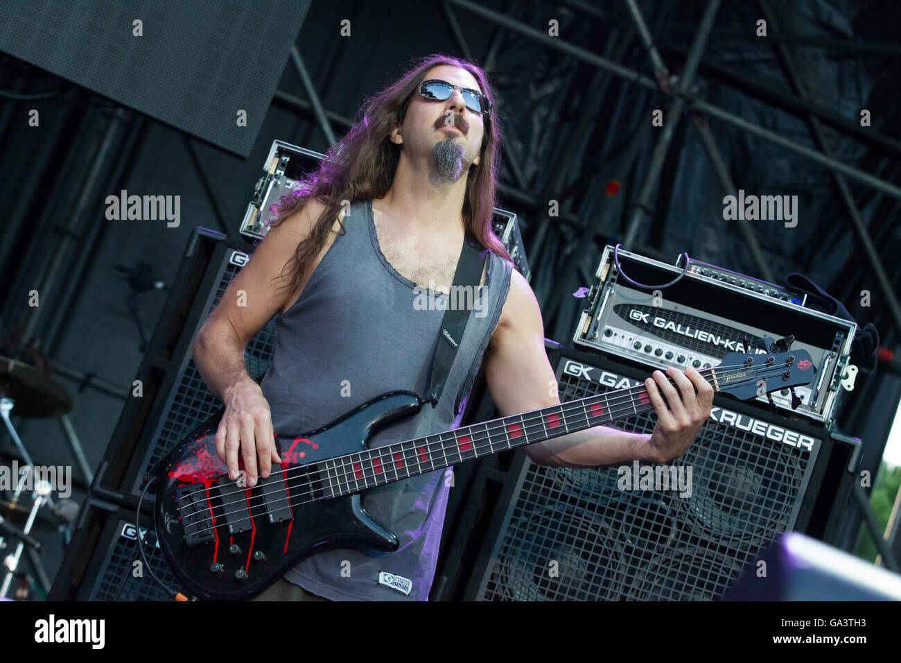 Bryan beller hi-res stock photography and images - Alamy