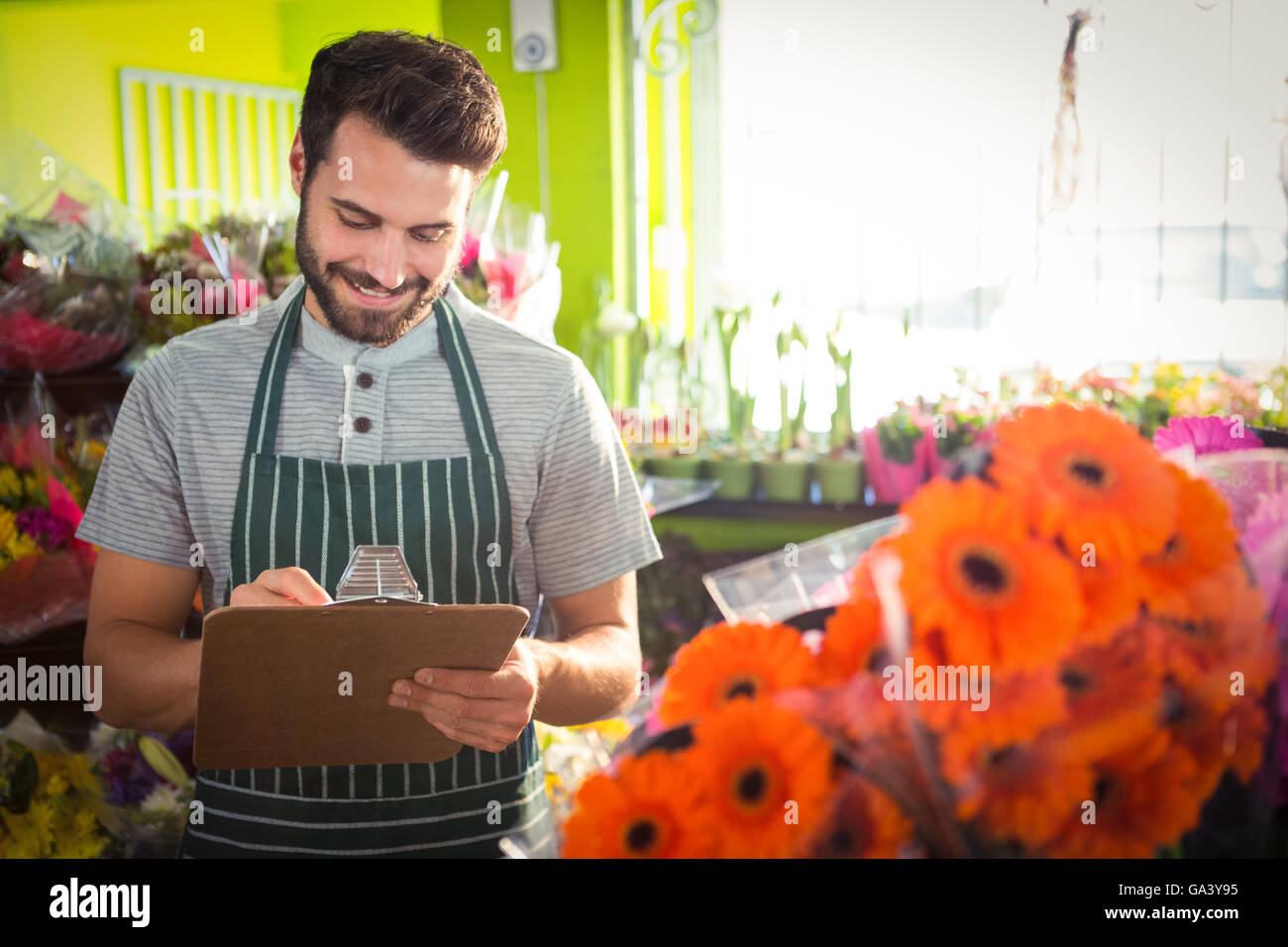Writing making notes hi-res stock photography and images - Alamy