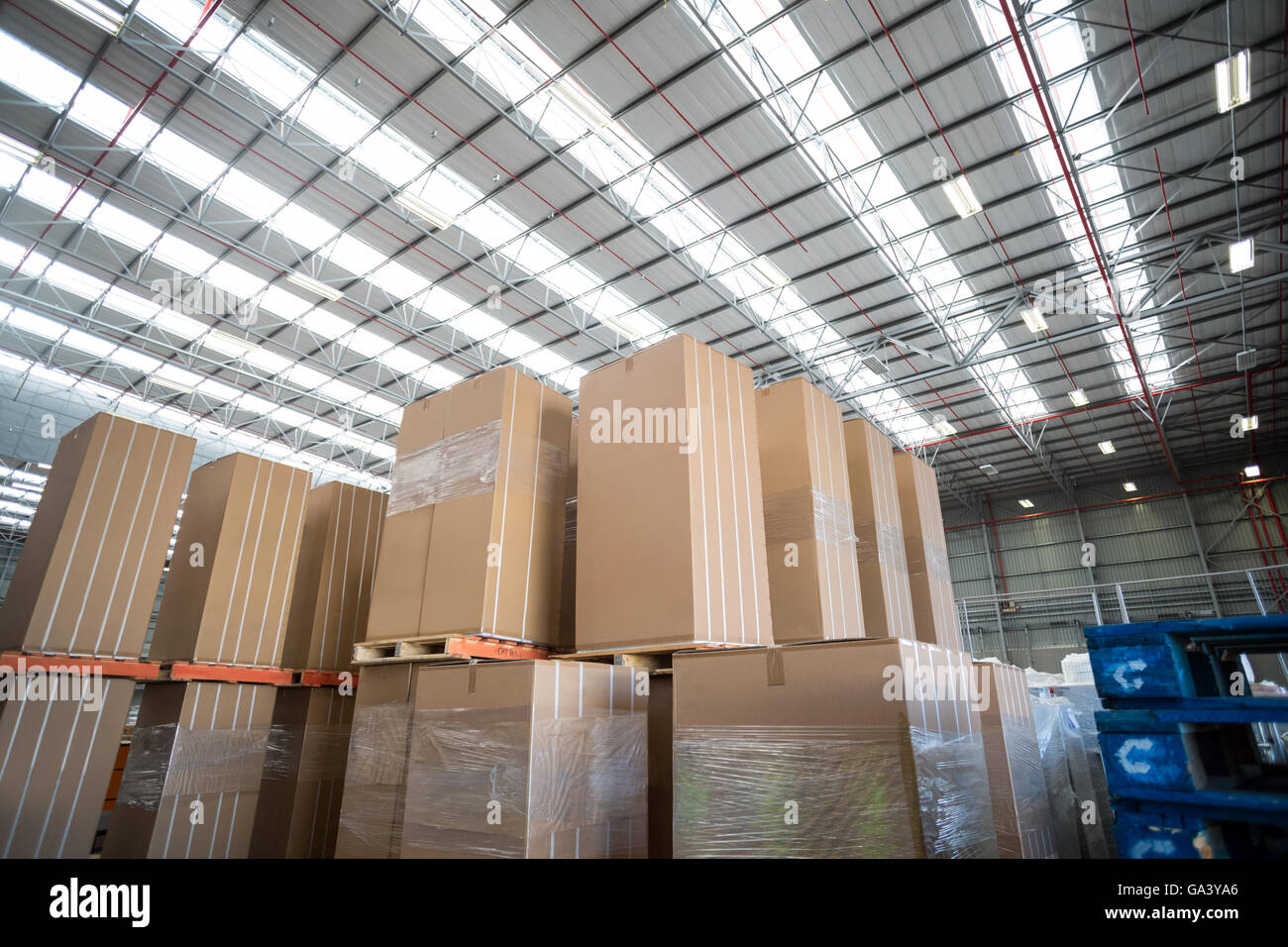 Cardboard boxes low angle view hi-res stock photography and images - Alamy