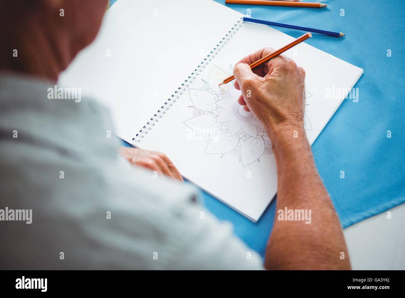 Elderly writing letter hi-res stock photography and images - Alamy