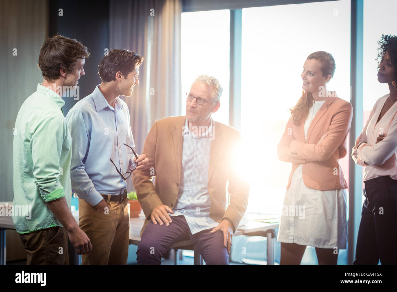 People discussion hi-res stock photography and images - Alamy