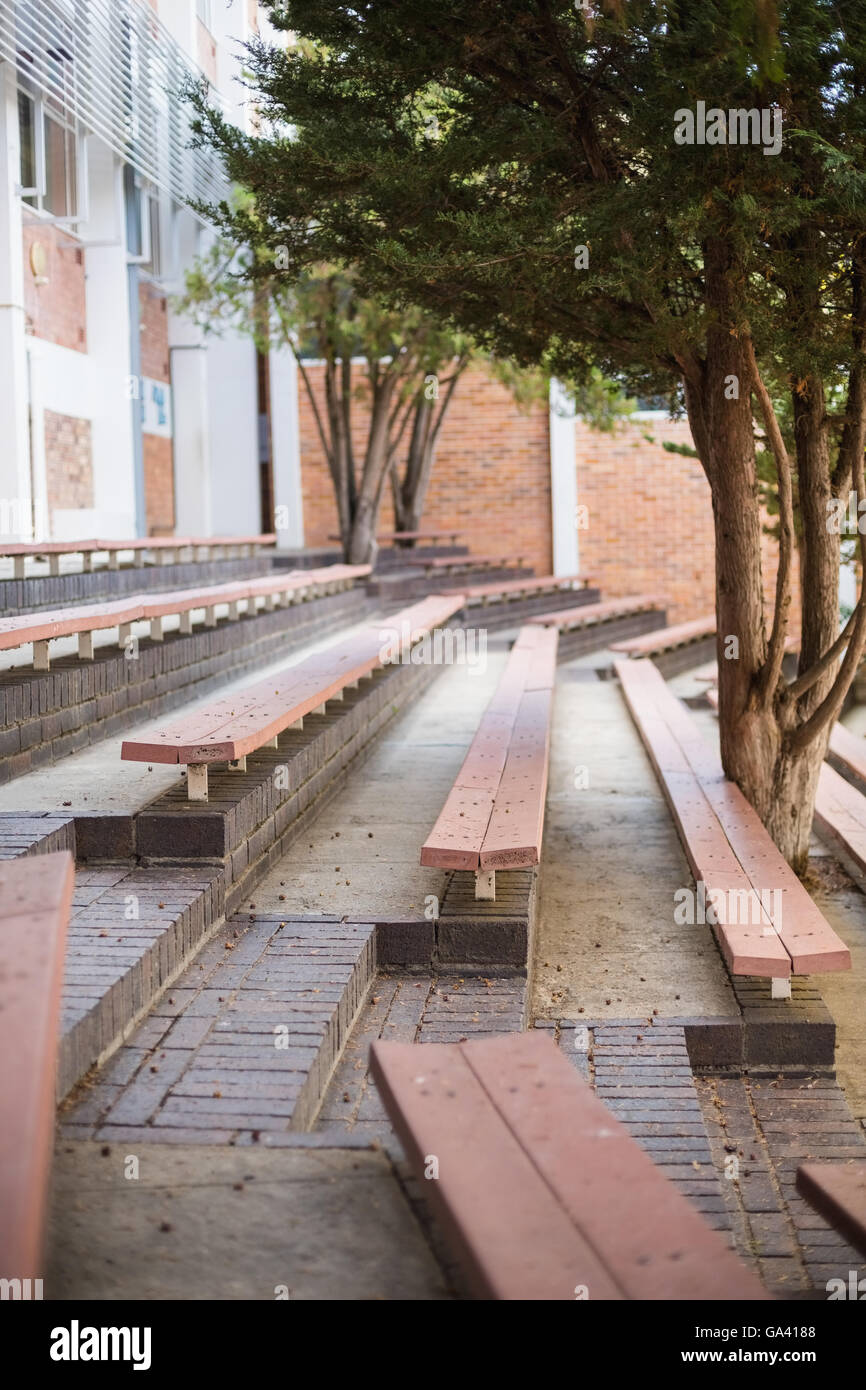 Empty bench hi-res stock photography and images - Alamy