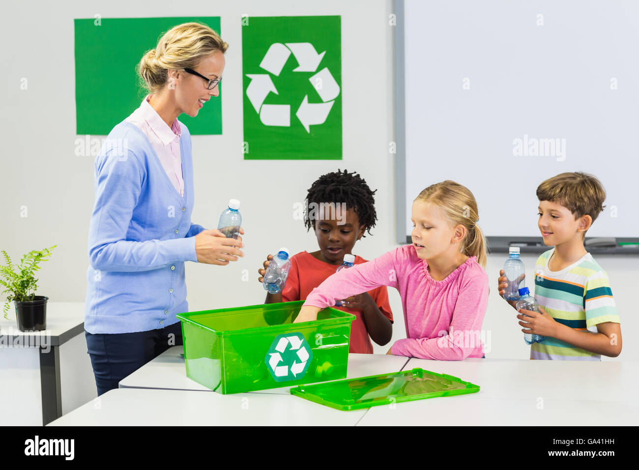 Class recycle hi-res stock photography and images - Alamy