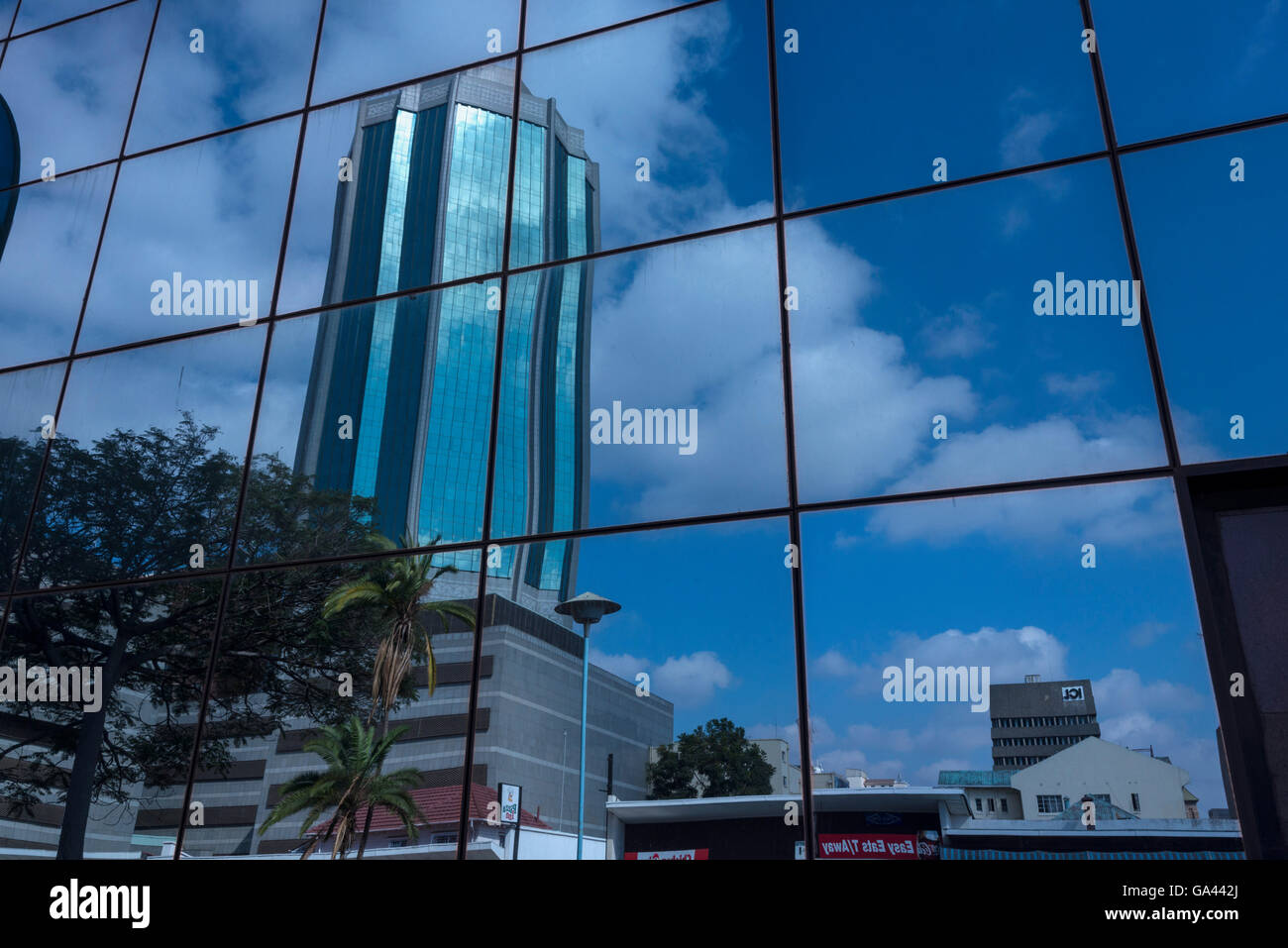 Reserve bank of zimbabwe building hi-res stock photography and images ...