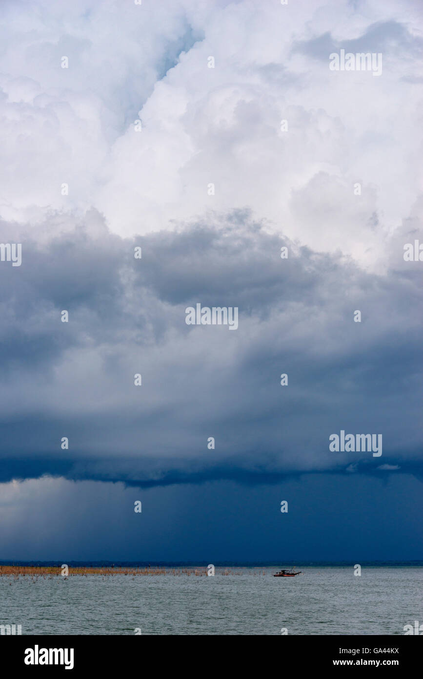 Kapenta fishing hi-res stock photography and images - Alamy