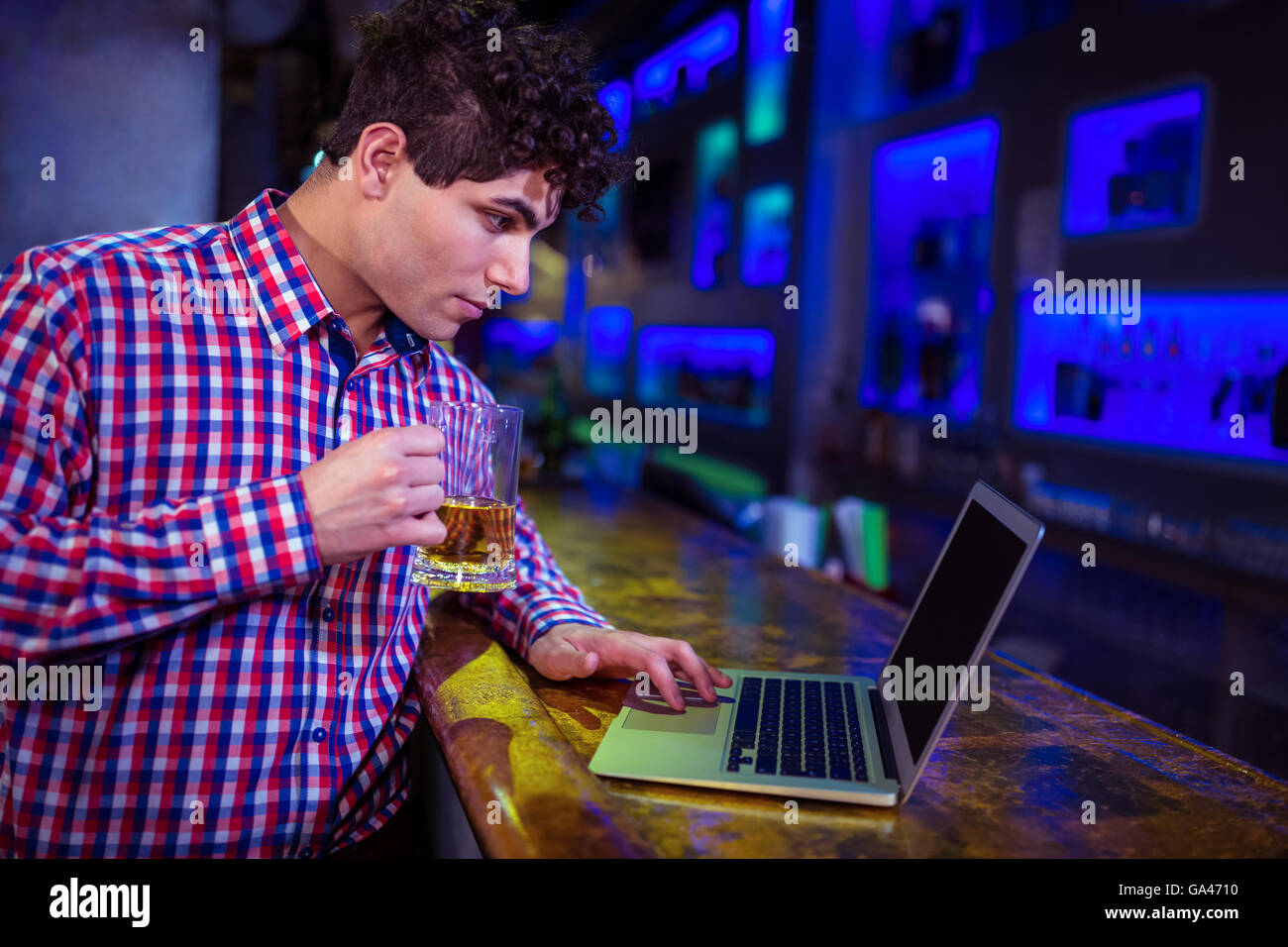 Using glass touch screen hi-res stock photography and images - Alamy