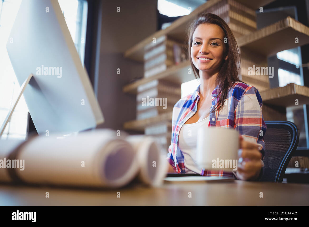 Desk documents computer screen hi-res stock photography and images - Alamy