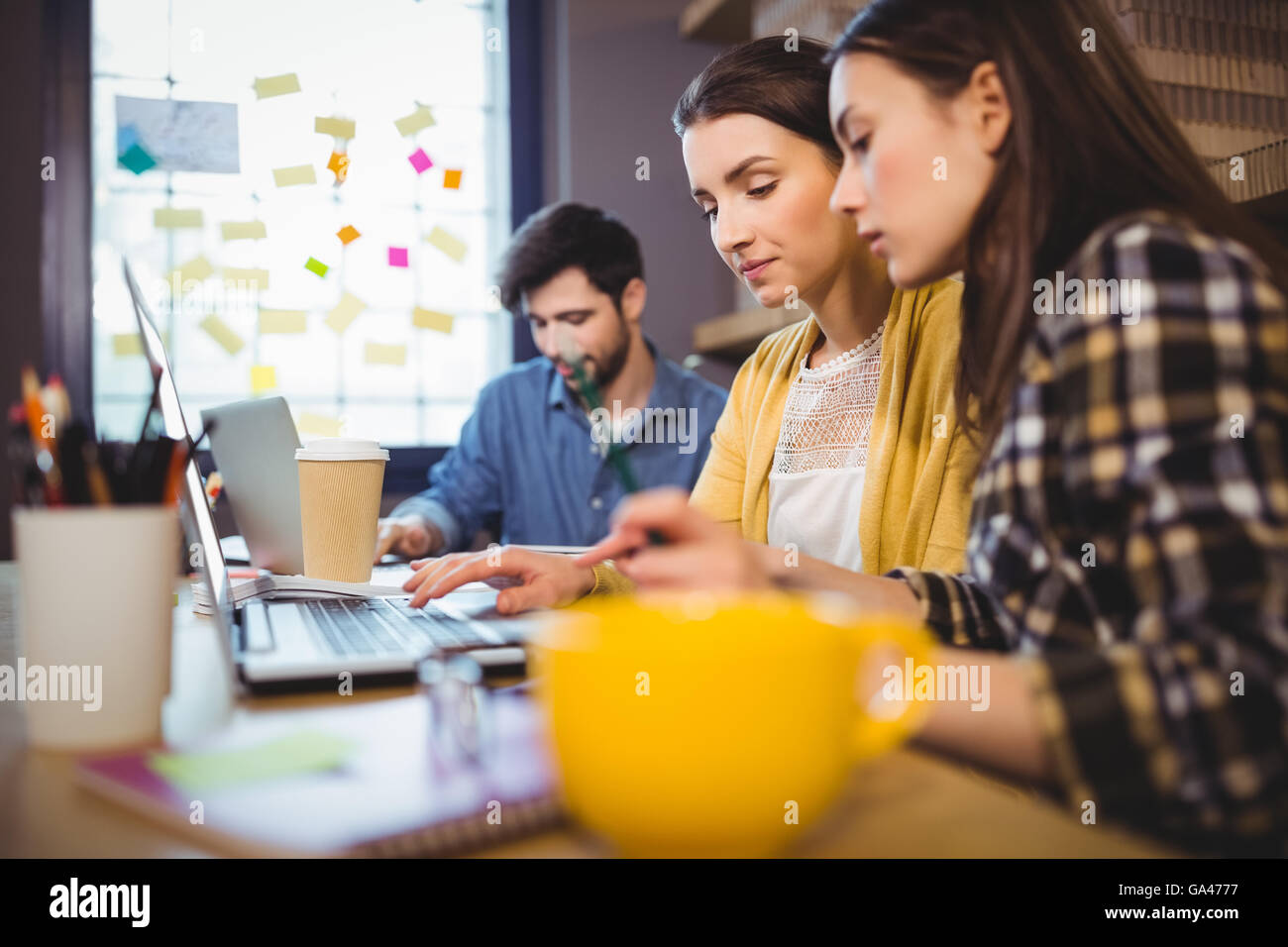 Creative people working hi-res stock photography and images - Alamy