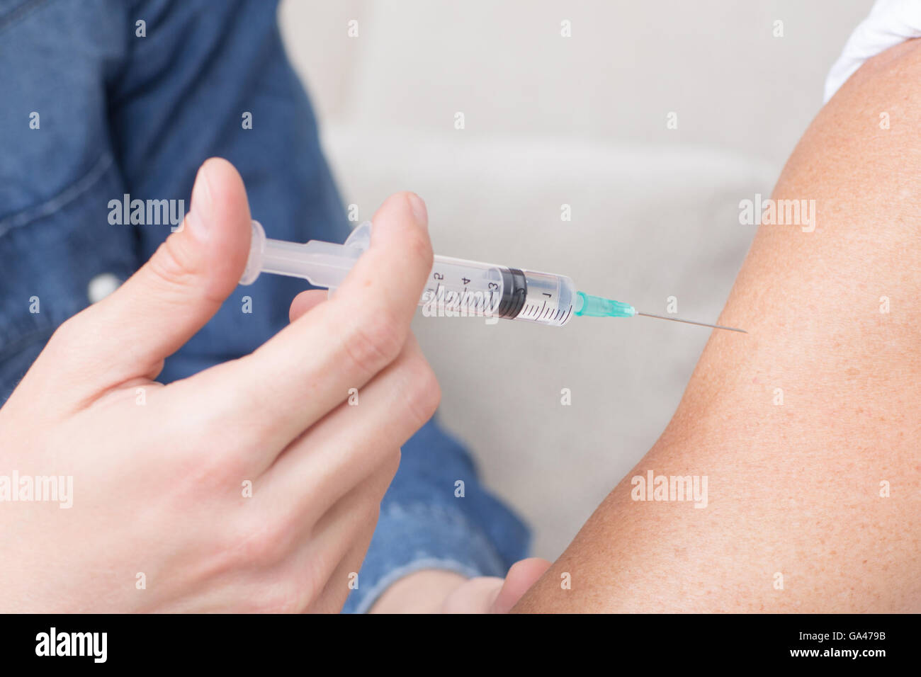 Inoculate hi-res stock photography and images - Alamy