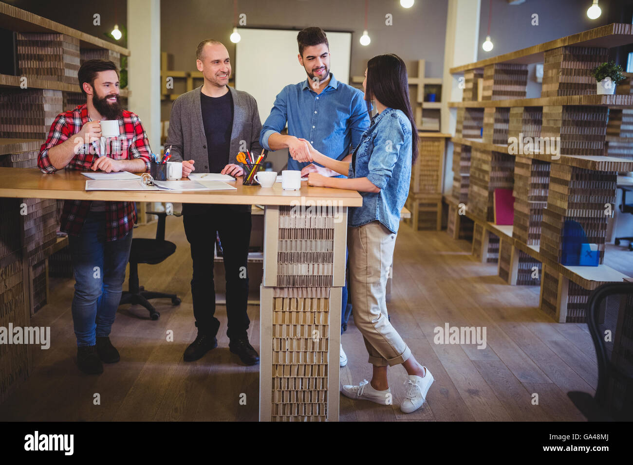 Shaking table hi-res stock photography and images - Alamy