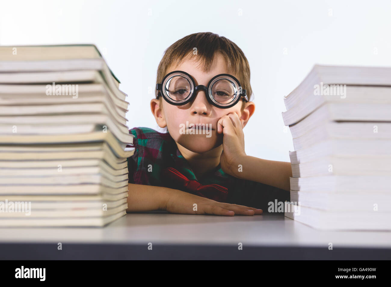 Study table books hi-res stock photography and images - Alamy