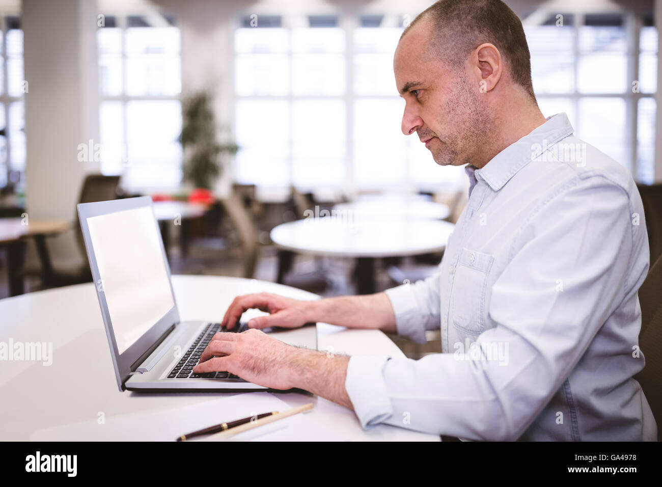 Side view typing hi-res stock photography and images - Alamy