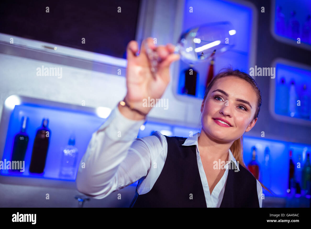 Barmaid hi-res stock photography and images - Alamy