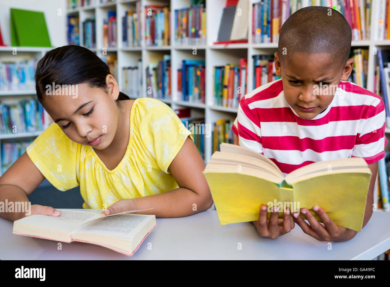 Library at school hi-res stock photography and images - Alamy