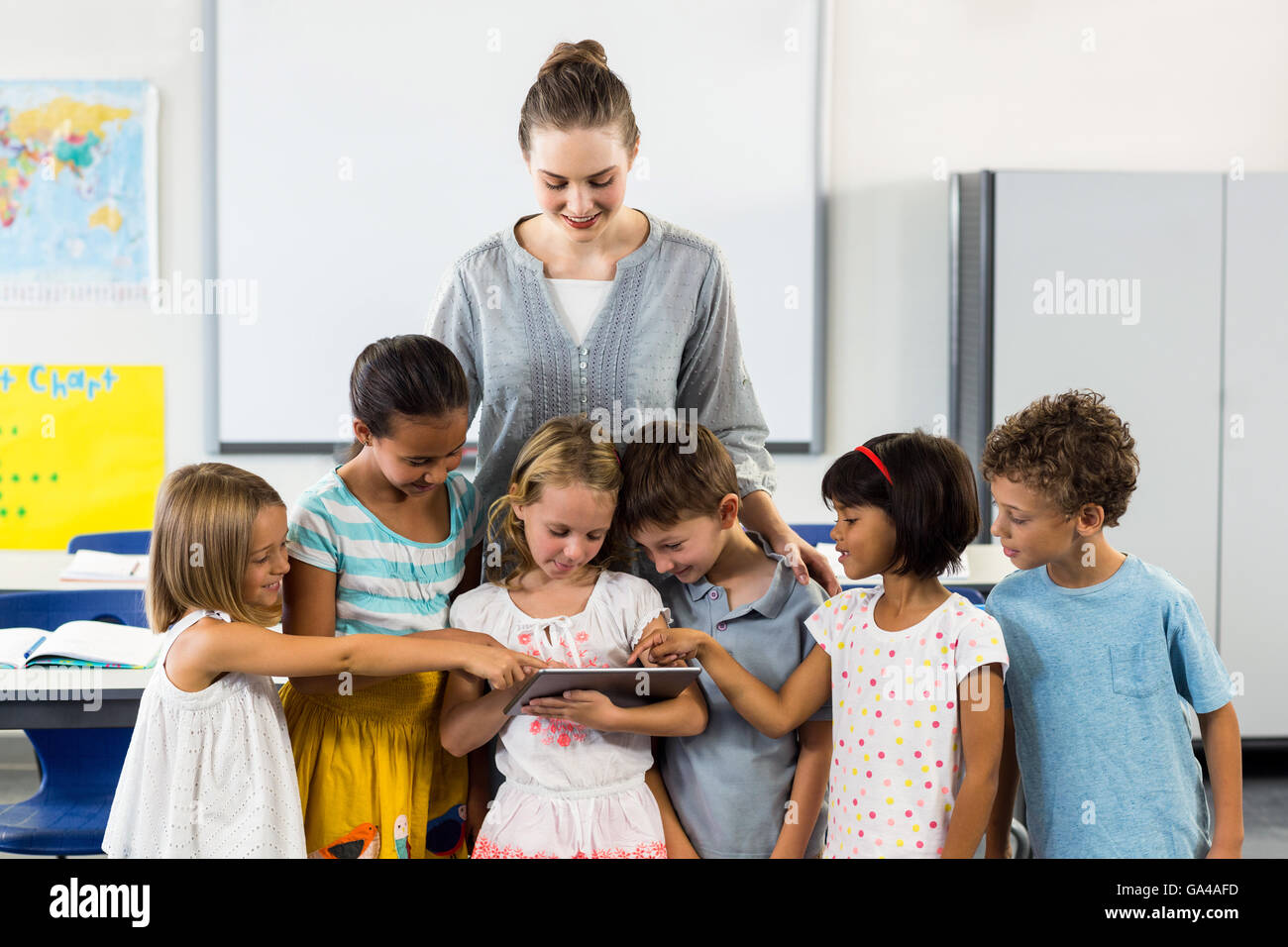 Digital whiteboard classroom hi-res stock photography and images - Alamy