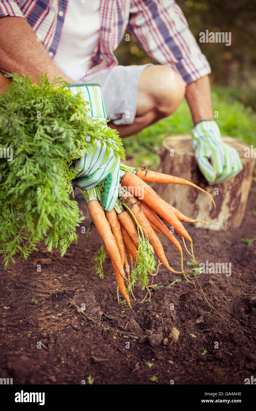 Crouching hi-res stock photography and images - Alamy
