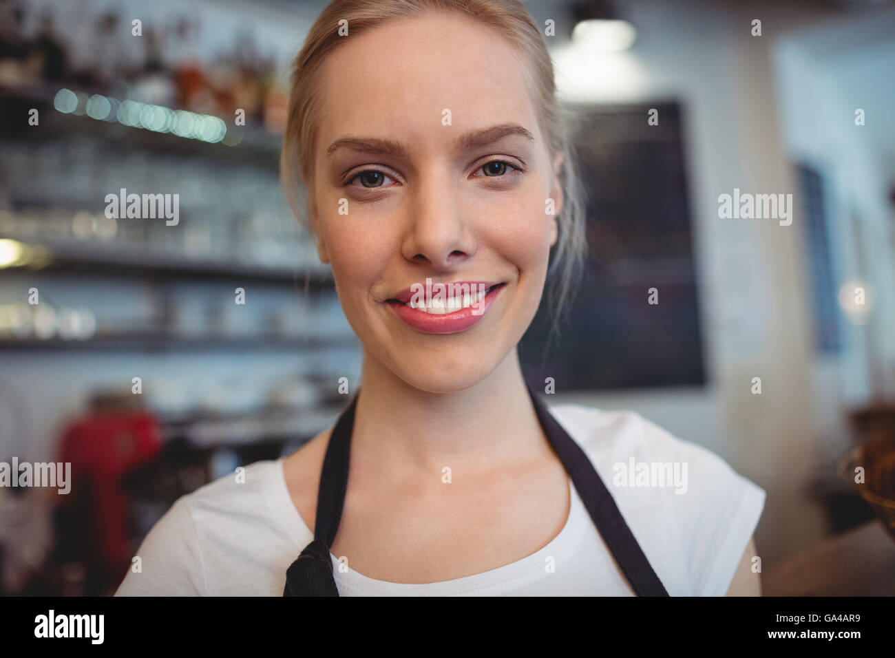 Waitress staff service cafe cafeteria hi-res stock photography and ...