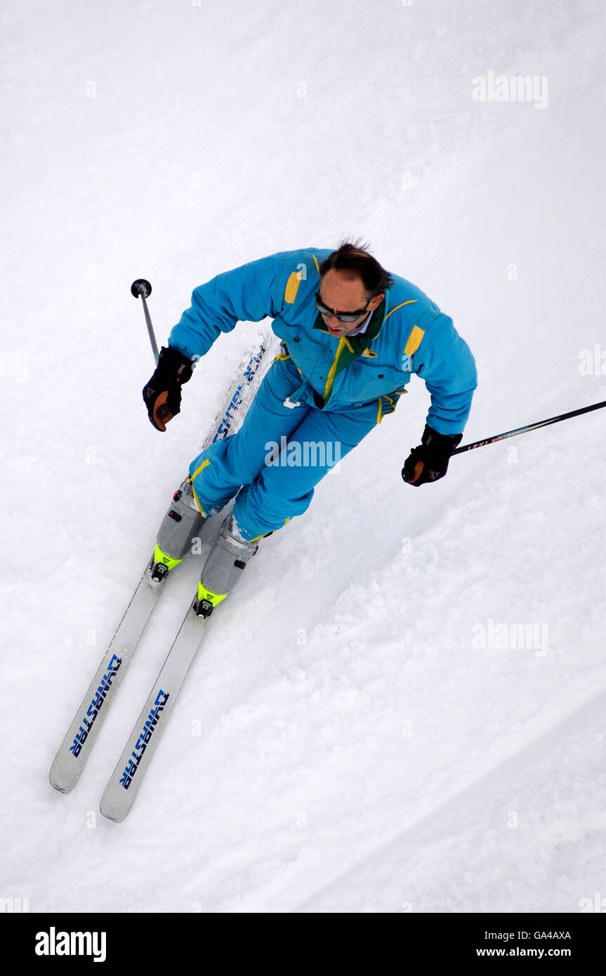 Piste markers hi-res stock photography and images - Alamy