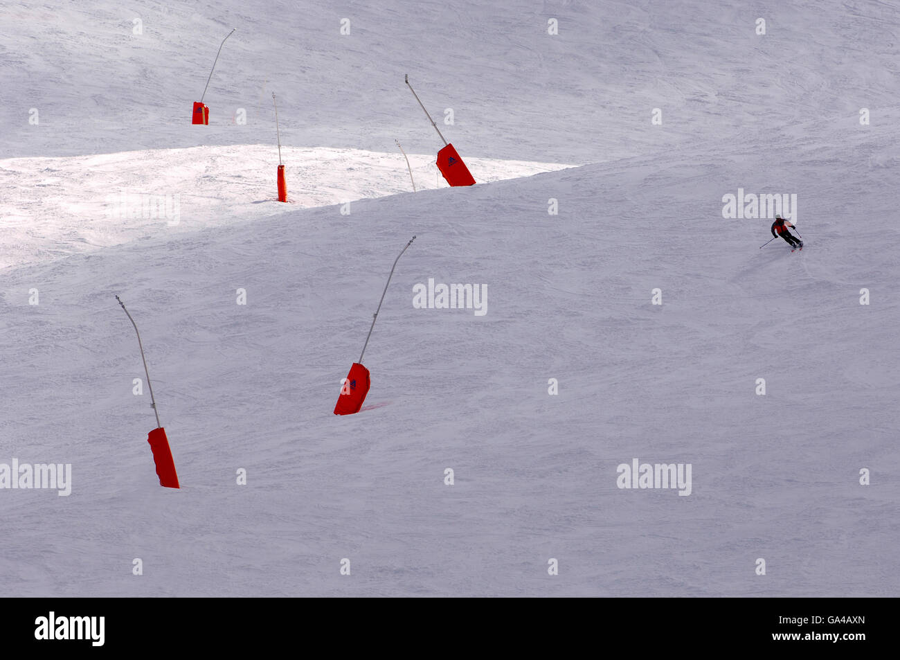 Piste markers hi-res stock photography and images - Alamy