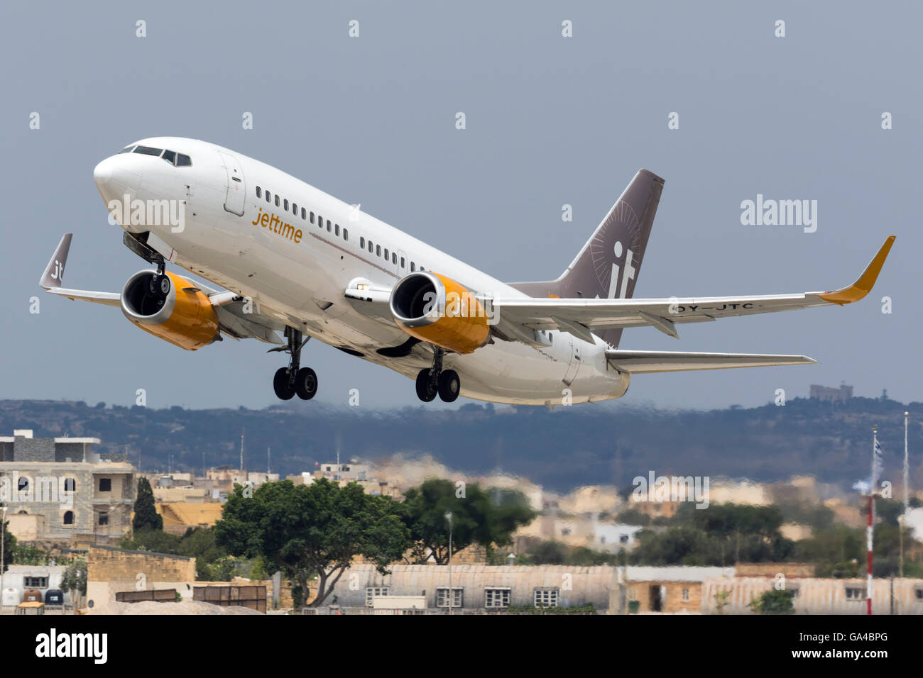 Jet time 737 jet airliner hi-res stock photography and images - Alamy