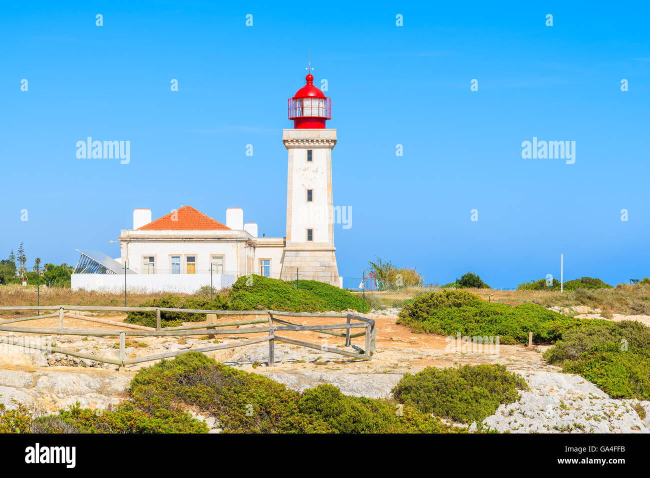 Cliff lighthouse hi-res stock photography and images - Alamy