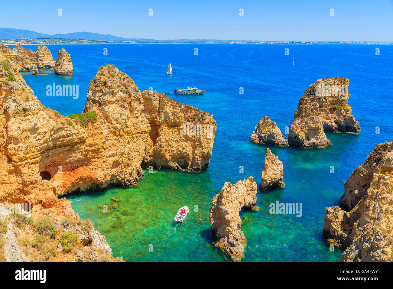 Portugal algarve boat hi-res stock photography and images - Alamy