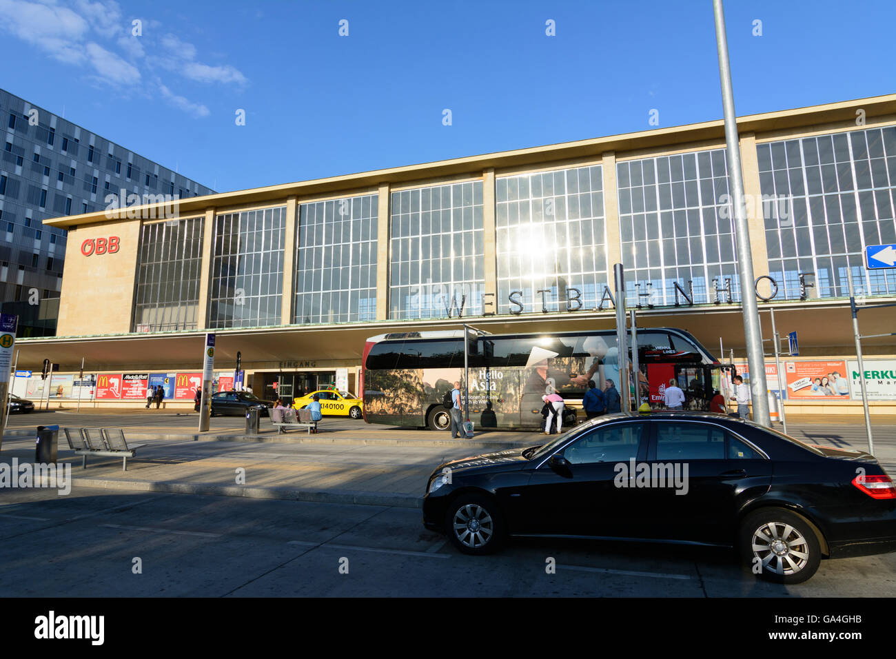 Vienna obb railway station westbahnhof austr hi-res stock photography ...