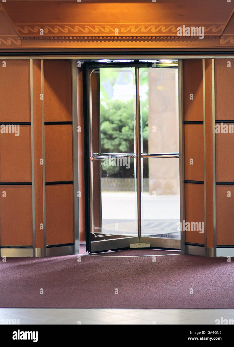 Revolving door hi-res stock photography and images - Alamy