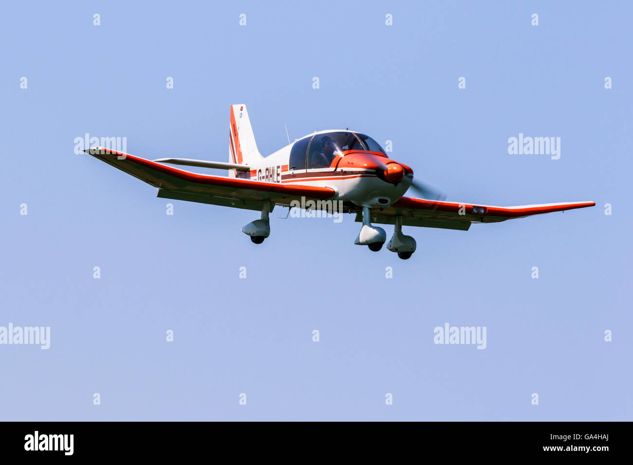 Pierre Robin CEA DR400-180 Regent G-BHLE landing at Sturgate Airfield ...
