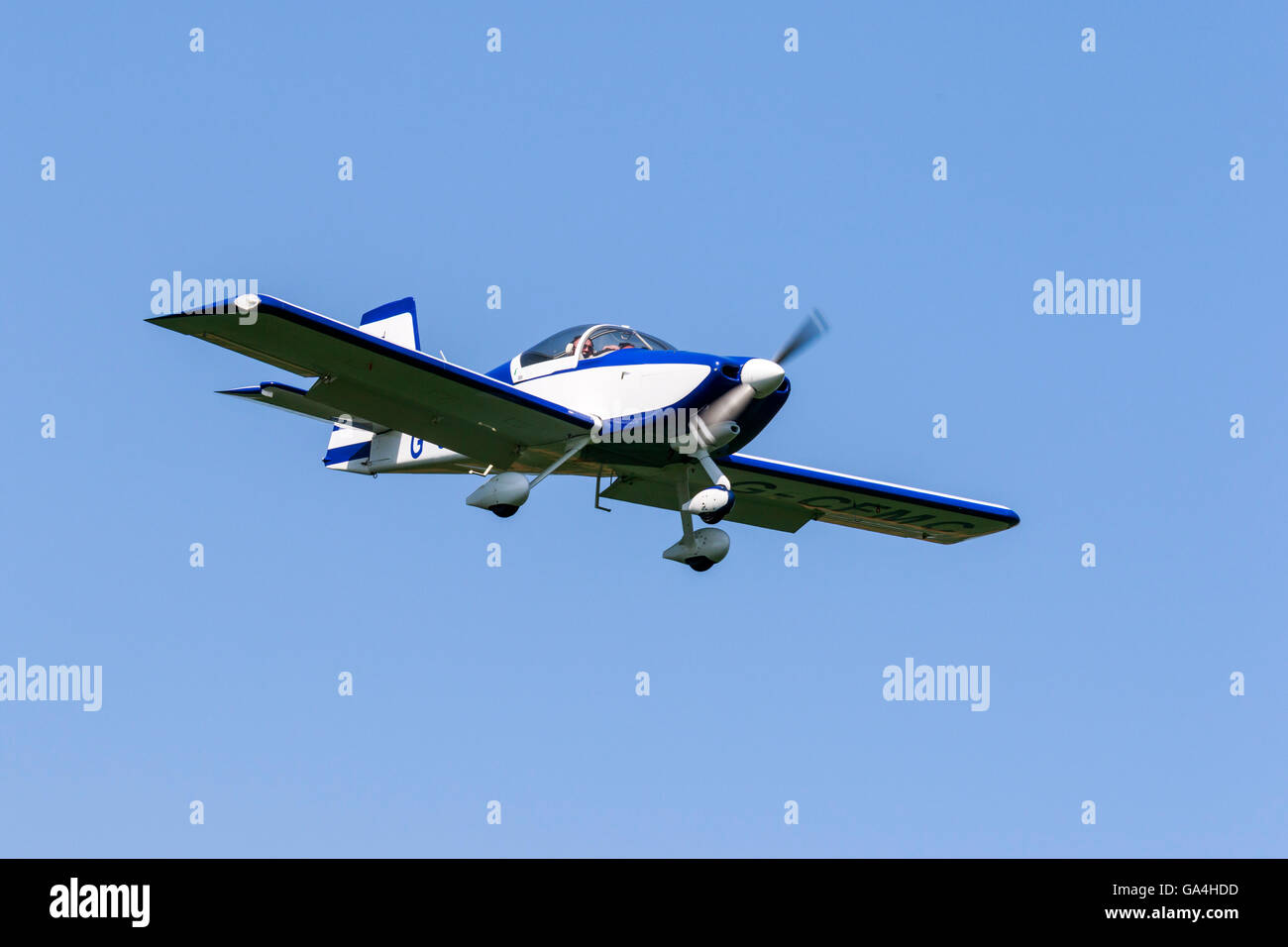 Vans RV-9A G-CFMC landing at Sturgate Airfield Stock Photo - Alamy