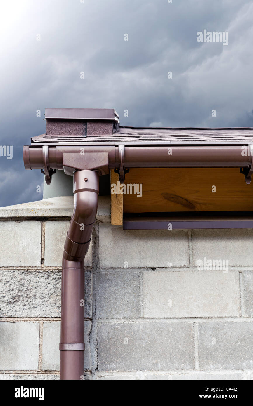 Downspout hi-res stock photography and images - Alamy