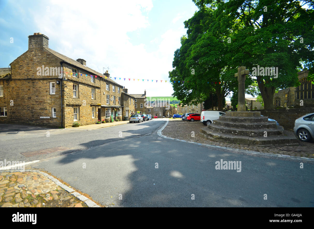 Askrigg North Yorkshire, used as the fictional village of Darrowby in ...