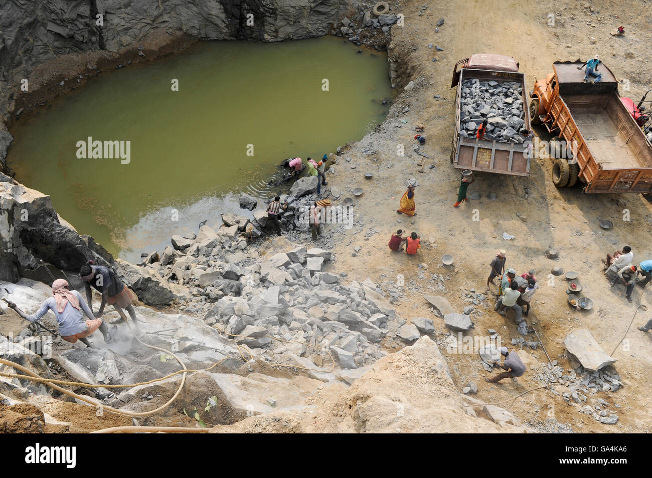 INDIA Westbengal, dalit worker in stone quarry near Bankura, dangerous ...
