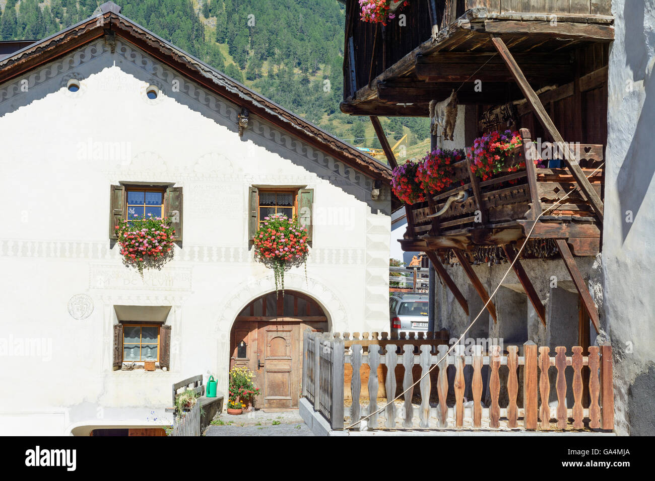 Guarda with sgraffito decorated houses hi-res stock photography and ...