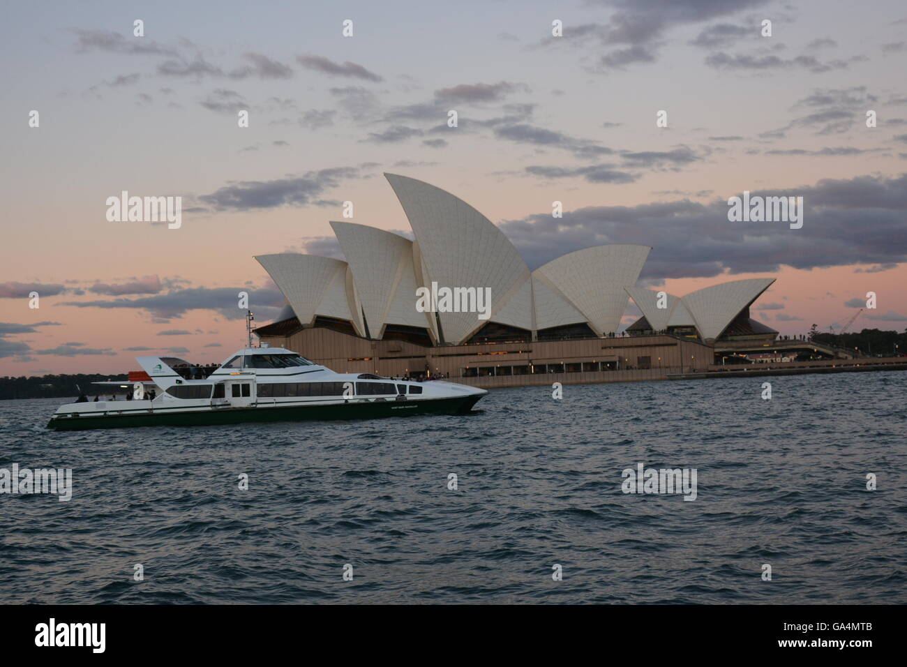 Sydney Opera House on Sydney Harbour Stock Photo - Alamy