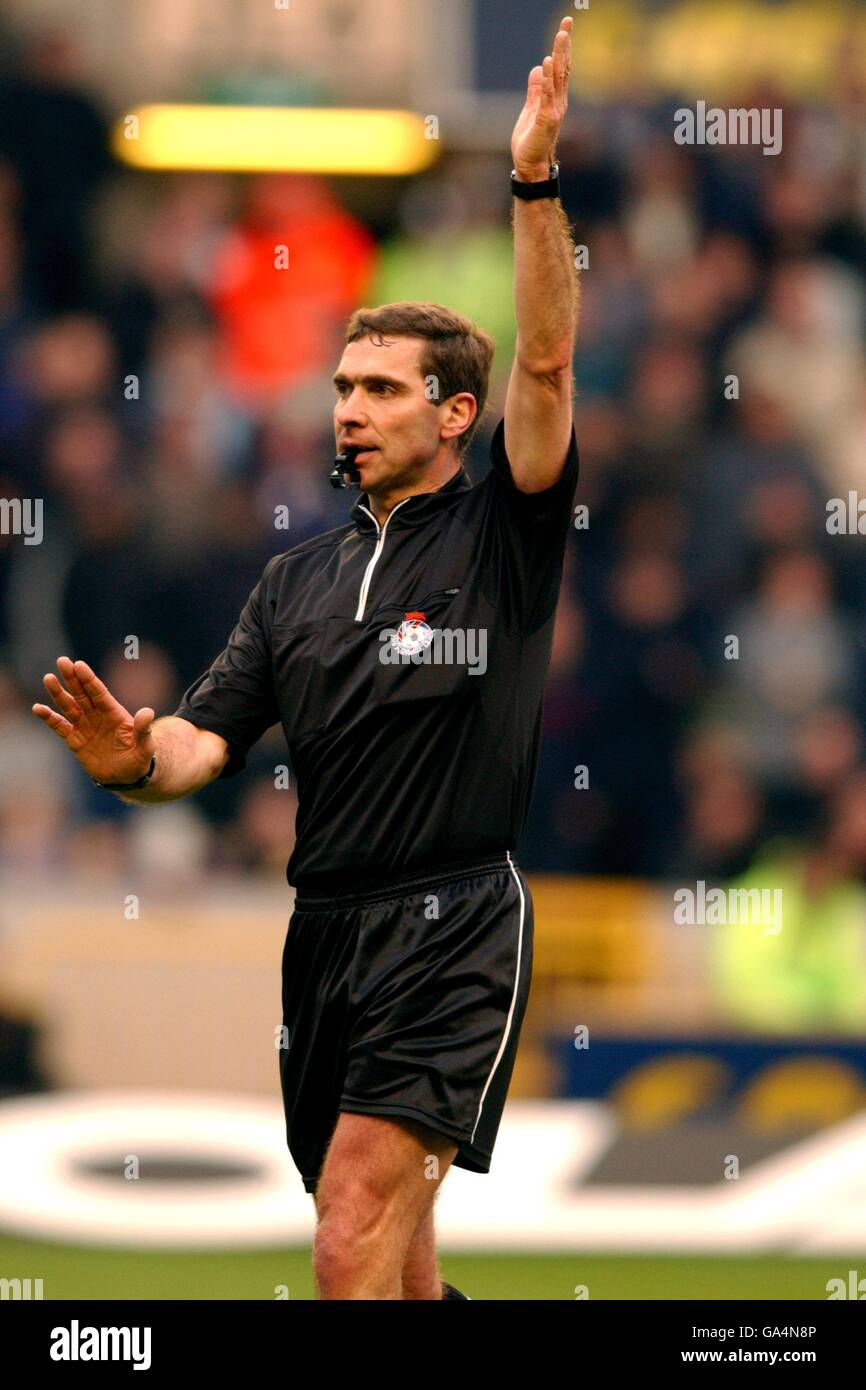 Referee george cain hi-res stock photography and images - Alamy