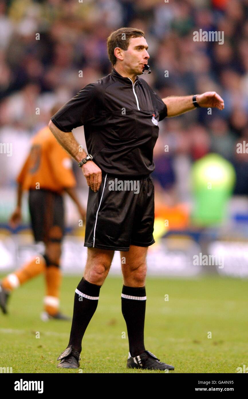 Referee george cain hi-res stock photography and images - Alamy