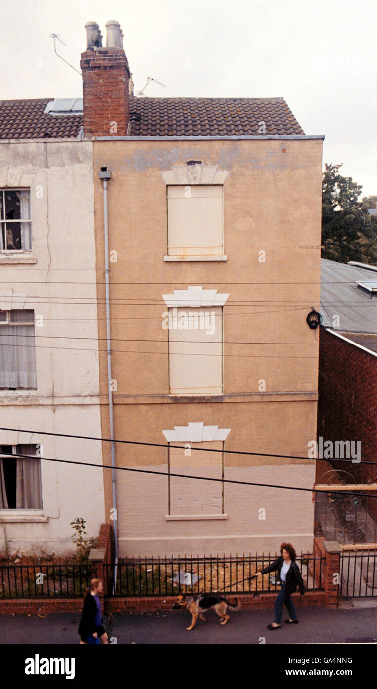 Fred And Rose Wests Former Home 25 Cromwell Street Stock Photos & Fred ...