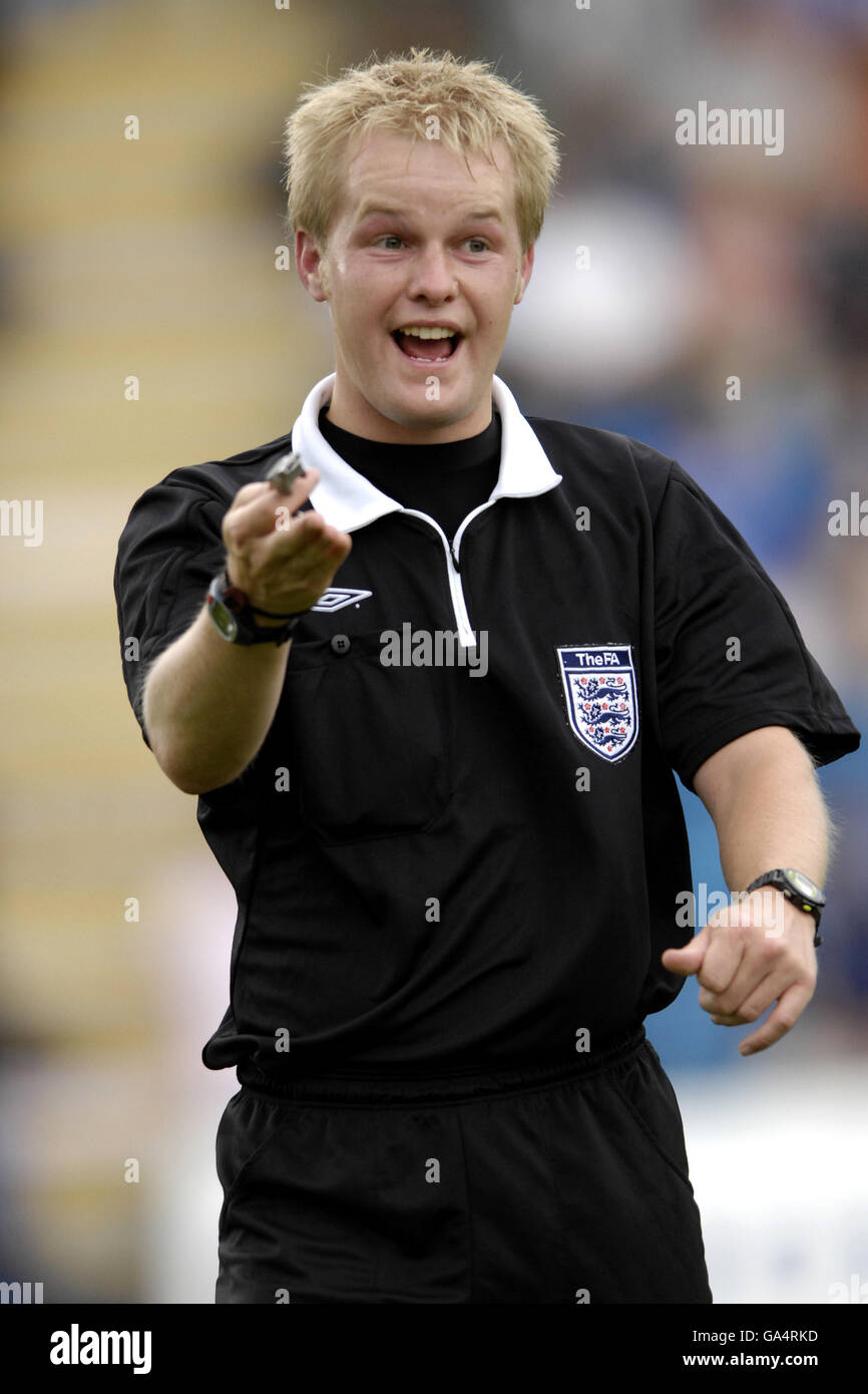 Gavin ward referee hi-res stock photography and images - Alamy