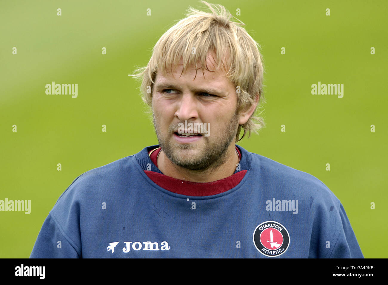 Charlton athletic goalkeeper nicky weaver hi-res stock photography and ...
