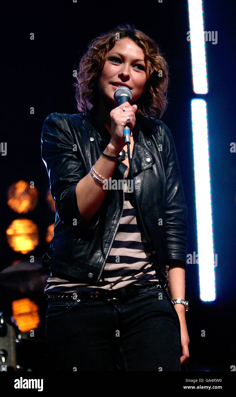 Emma Griffiths introduces Kasabian in concert, an exclusive Vodafone ...