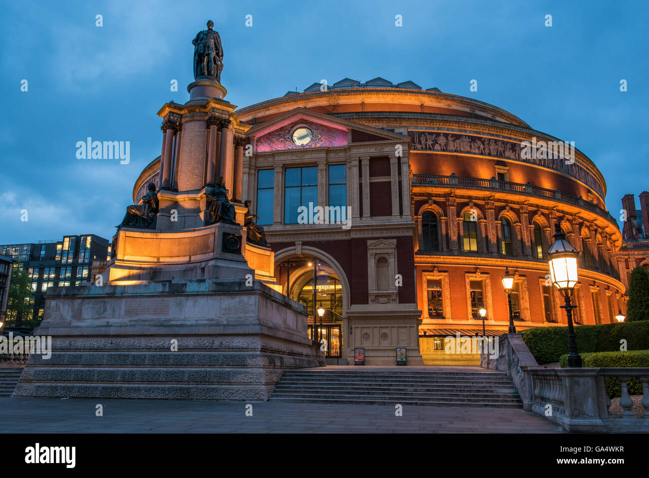The royal albert hall in kensington hi-res stock photography and images ...