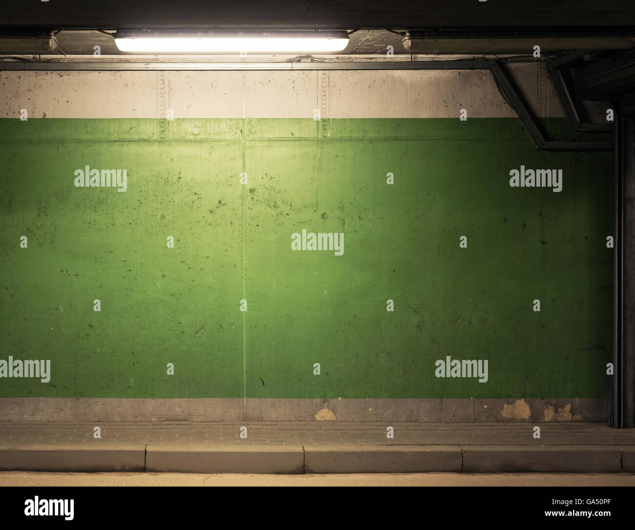 Garage wall texture hi-res stock photography and images - Alamy