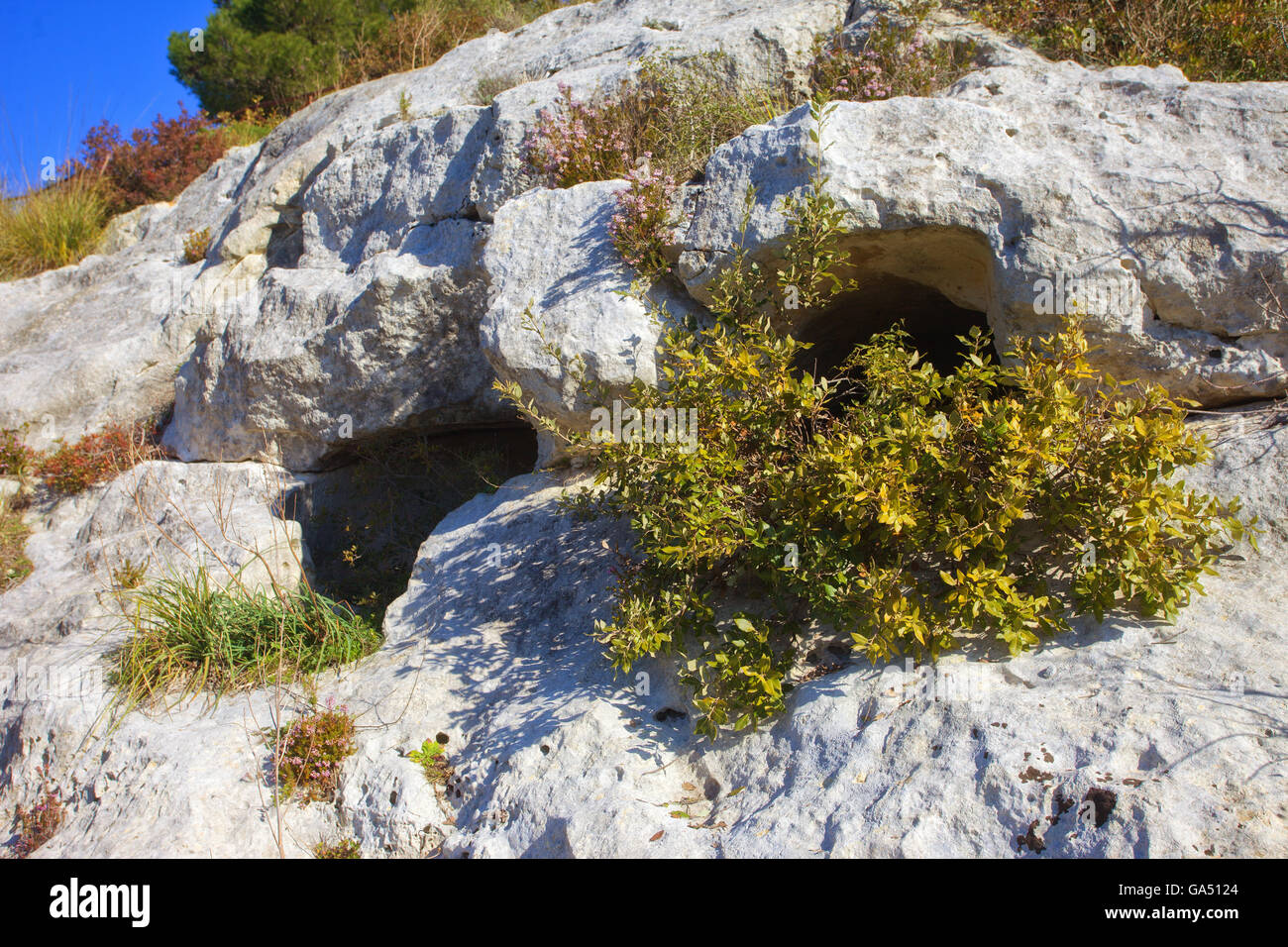 Noto Ancient, prehistoric tombs of iron age Stock Photo - Alamy