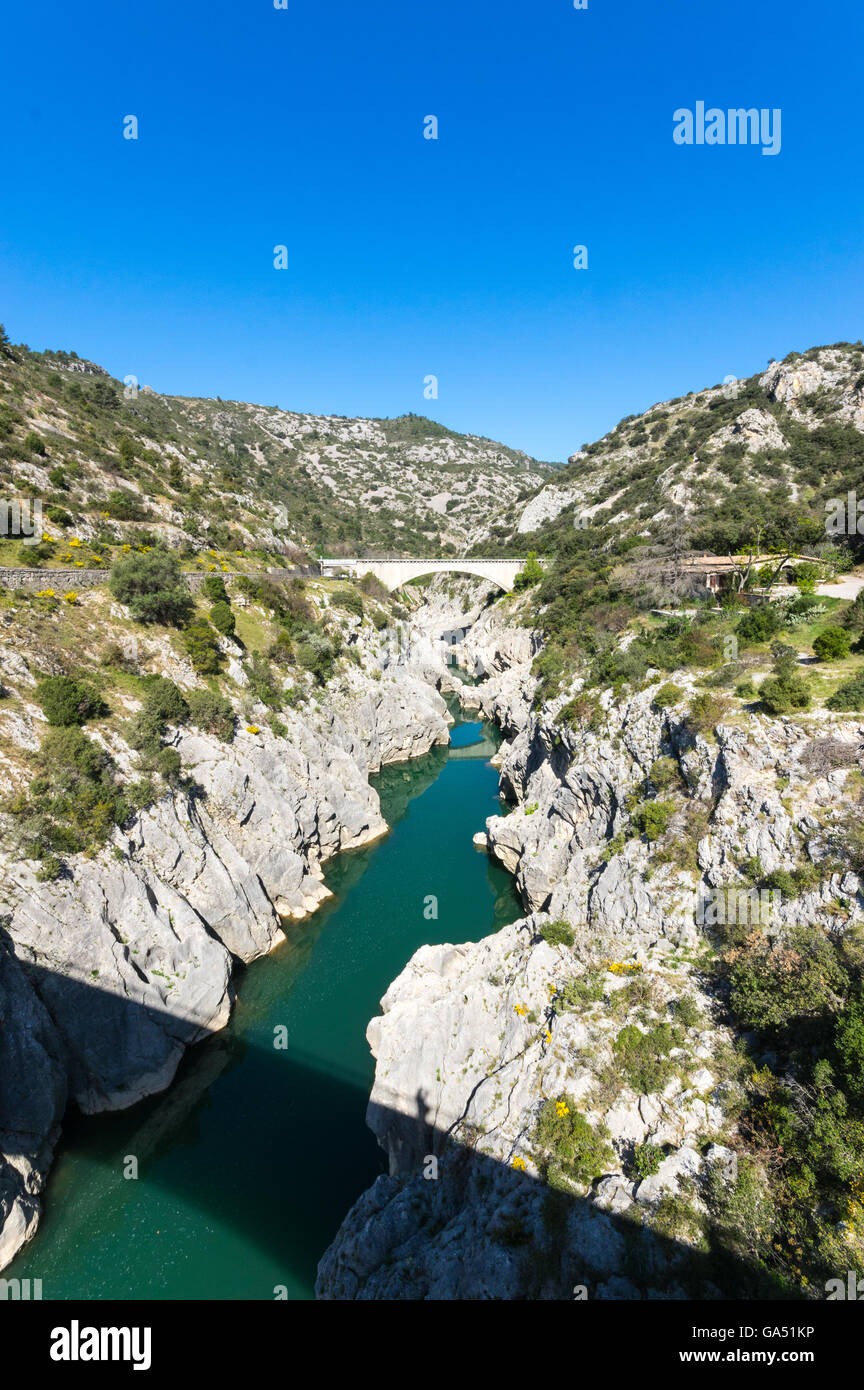 Saint-Guilhem - Ponte due Diablo Stock Photo - Alamy