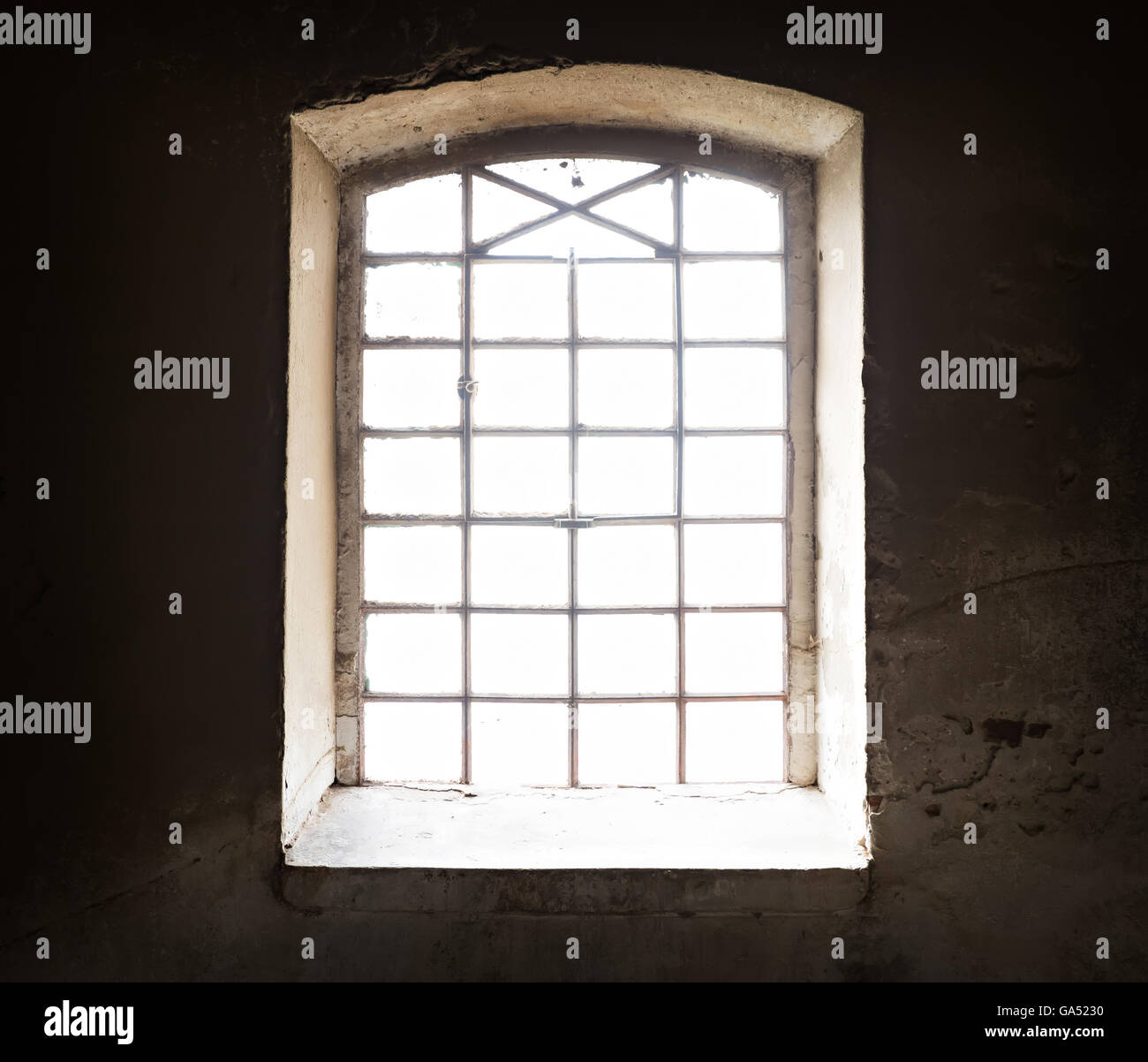 Sunlight through window hi-res stock photography and images - Alamy