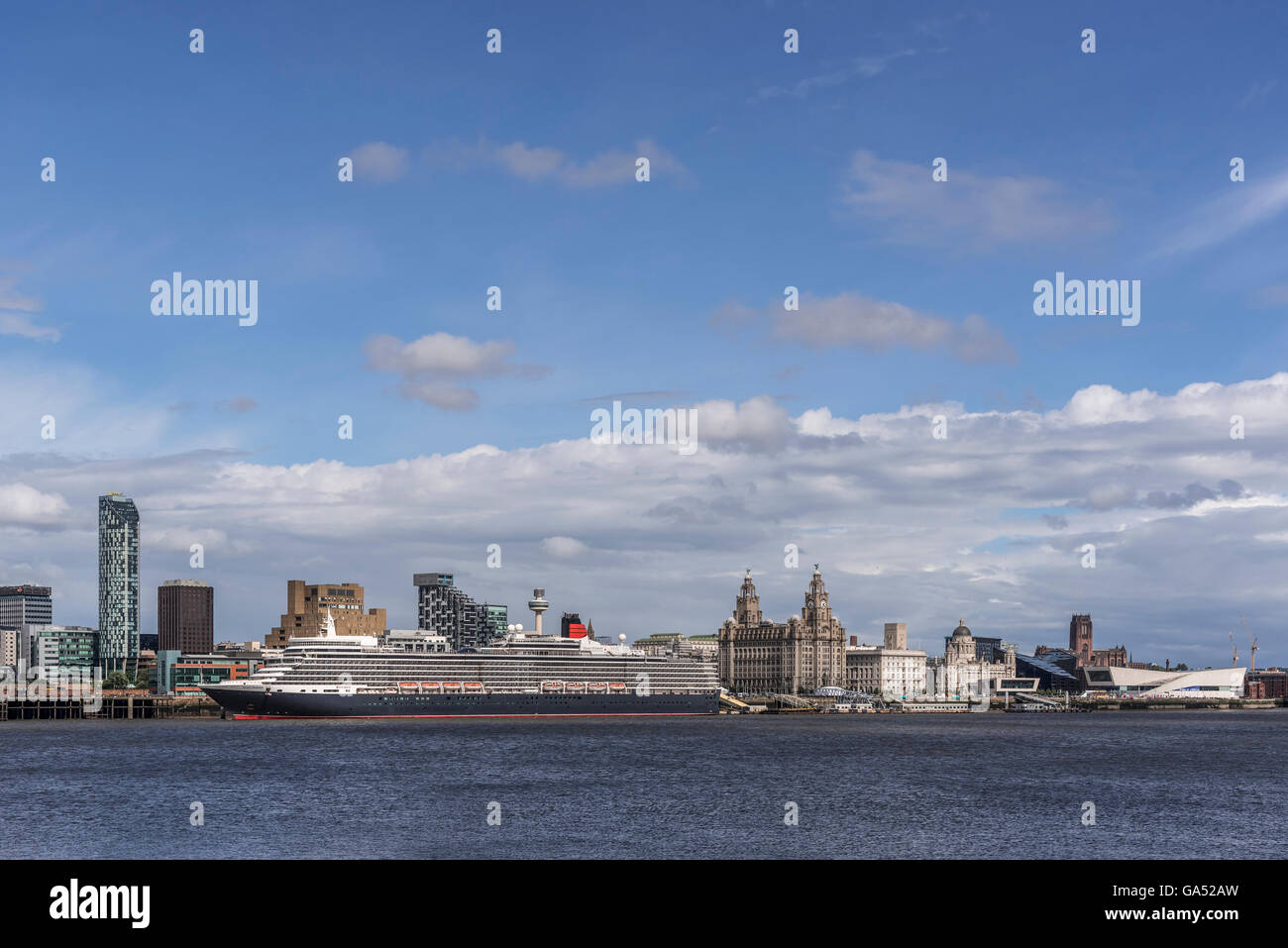 Cunard cruise ship liner at Liverpool terminal pierhead on the river ...