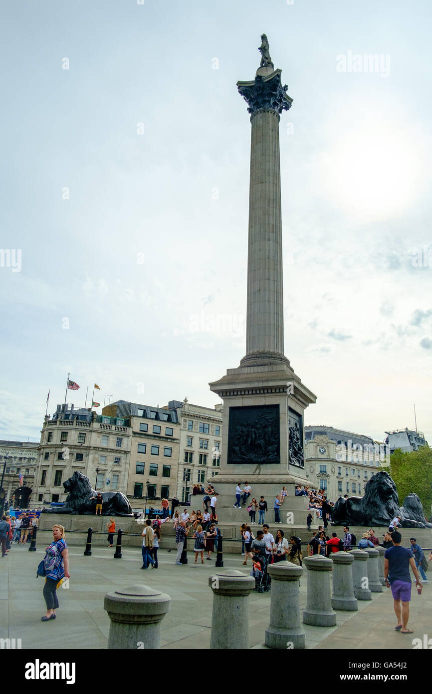 National gallery nelsons column hi-res stock photography and images - Alamy