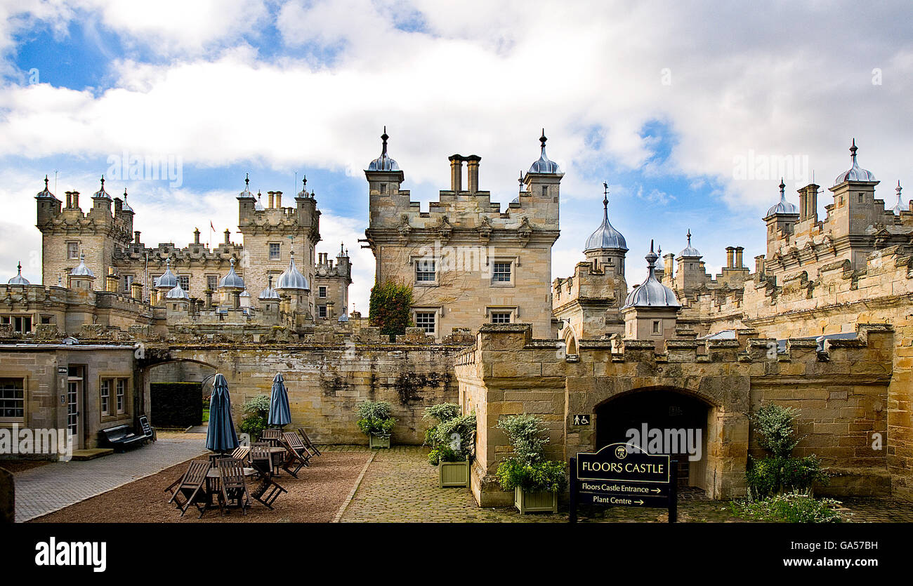 Floors castle hi-res stock photography and images - Alamy