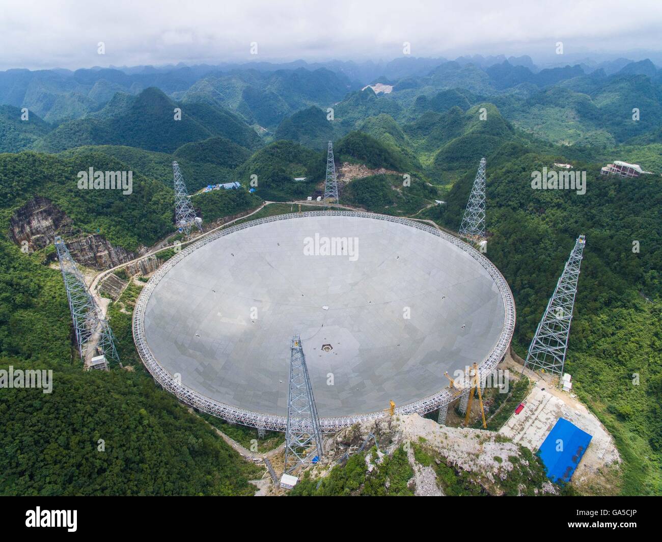 Fast telescope hi-res stock photography and images - Alamy